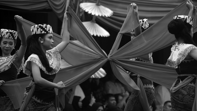 Merayakan Seni, Cara Perempuan Sunda Wiwitan Kuningan Turut Berjuang ...