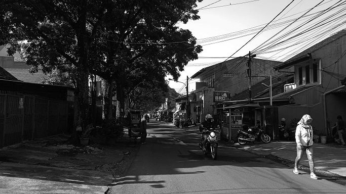 Pedagang Jalan Baladewa Resah karena Harus Membayar Pungutan L...