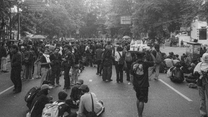 Membaca Otoritarianisme Hari Ini: Dari Jalanan hingga Ruang Pu...