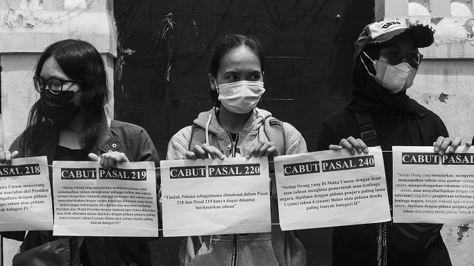 Jurnalis di Bandung Melakukan Aksi Bungkam 17 Menit Menolak 17...