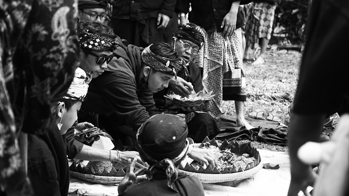 Ritual Adat Sunda di Kaki Gunung Tangkuban Parahu | BandungBer...